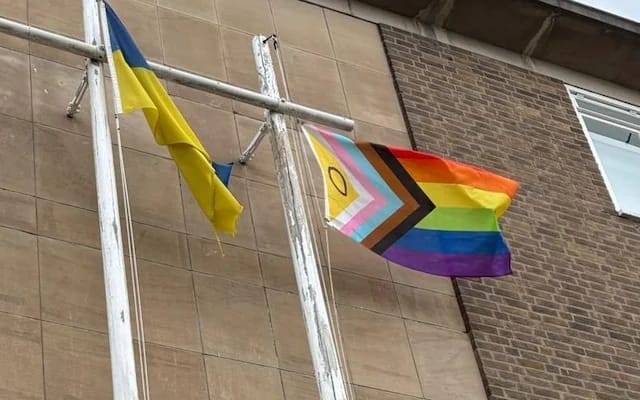 Reform UK strips Warwickshire Council chief executive of flag-flying ...